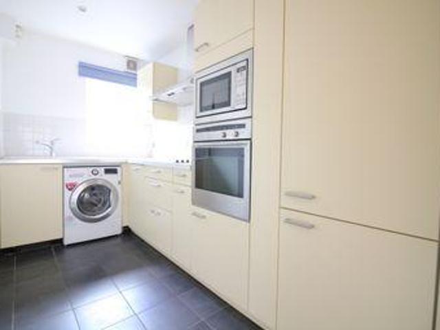 3 Bedrooms Town house for rent in Marylebone Gardens, Richmond TW9