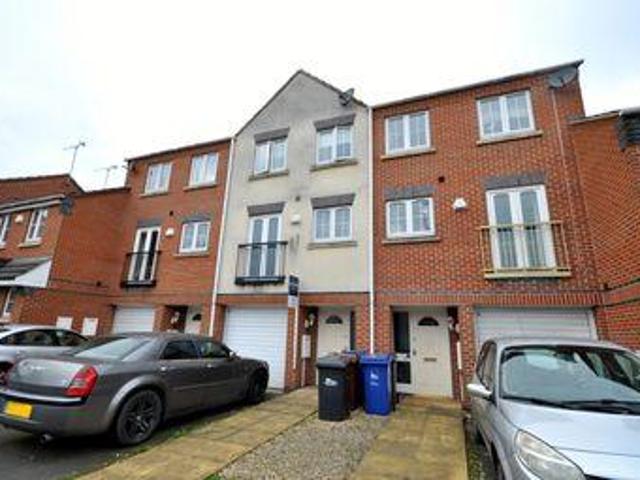 3 Bedrooms Town house for rent in Milton Street, Burton On Trent DE14