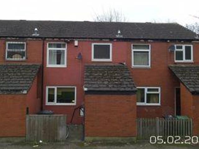 3 Bedrooms Town house for rent in St Johns Close, Hyde Park, Leeds LS6