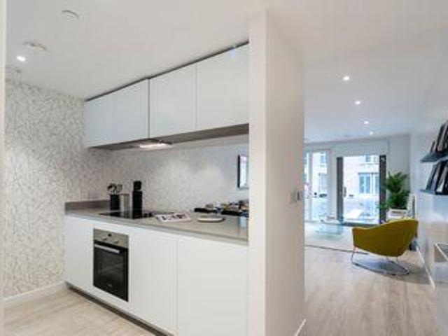 3 Bedrooms Town house for rent in Pressing Lane, Hayes UB3