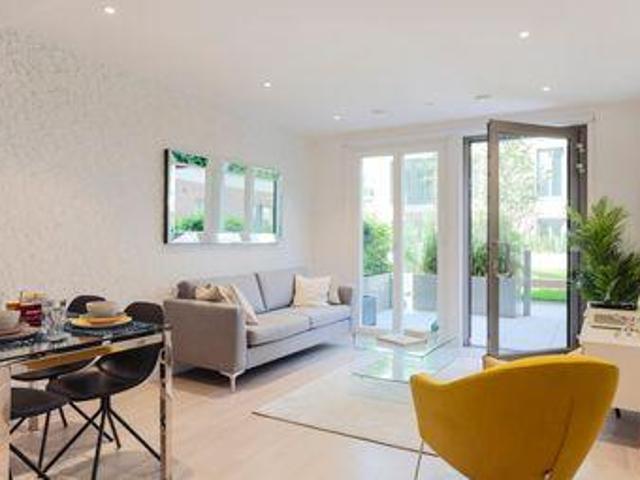 3 Bedrooms Town house for rent in Pressing Lane, Hayes UB3