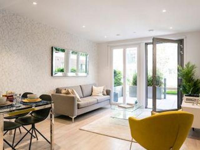 3 Bedrooms Town house for rent in Pressing Lane, Hayes UB3