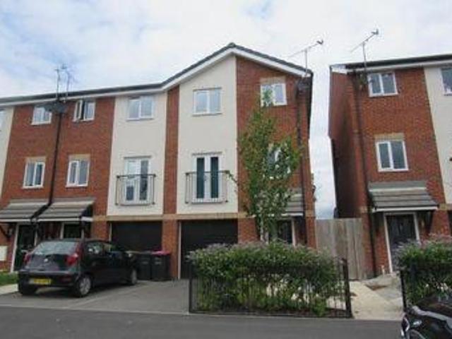 3 Bedrooms Town house for rent in Robert Hall Street, Salford M5