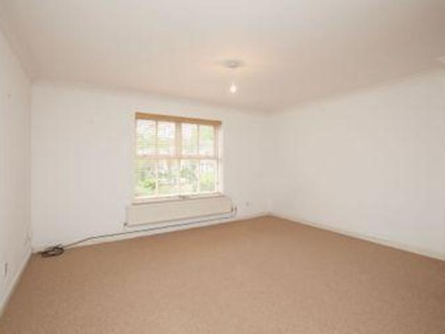 3 Bedrooms Town house for rent in Ribbledale Avenue, Friern Barnet N11