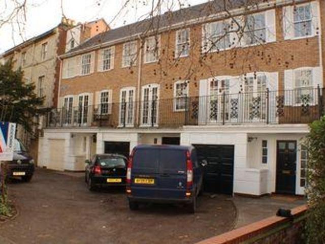 3 Bedrooms Town house for rent in Willes Road, Leamington Spa CV32