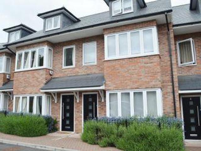 3 Bedrooms Town house for rent in Thirlmere Gardens, Northwood HA6