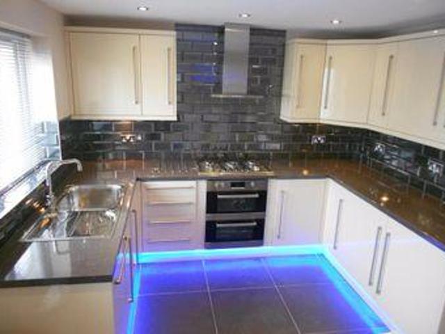 3 Bedrooms Town house for rent in Vesper Road, Leeds, West Yorkshire LS5