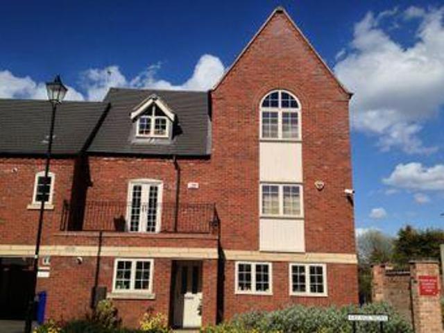 3 Bedrooms Town house for rent in Village Mews, Burton On Trent, Staffordshire DE14