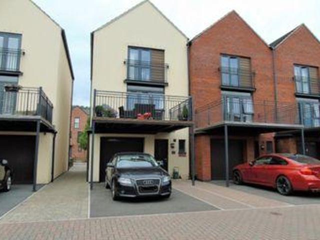3 Bedrooms Town house for rent in Yr Hafan, Langdon Road, Swansea SA1