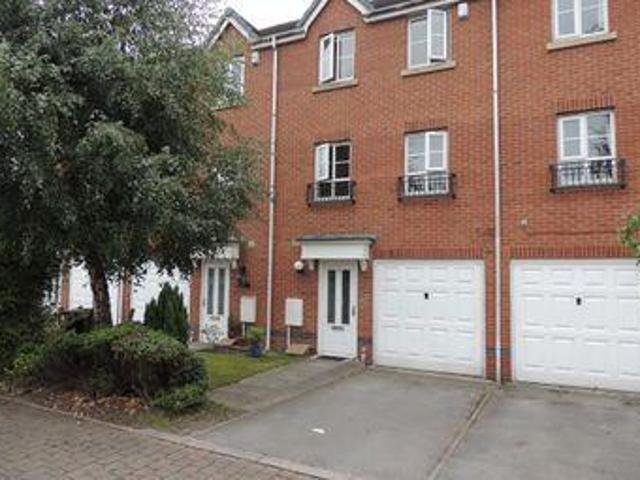 3 Bedrooms Town house for sale in Capstone Drive, Marple, Stockport SK6