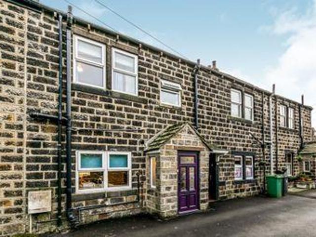 3 Bedrooms Town house for sale in Carlton Mount, Yeadon, Leeds LS19