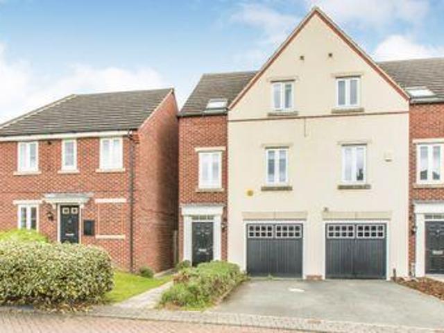 3 Bedrooms Town house for sale in Chandos Mews, Leeds LS8