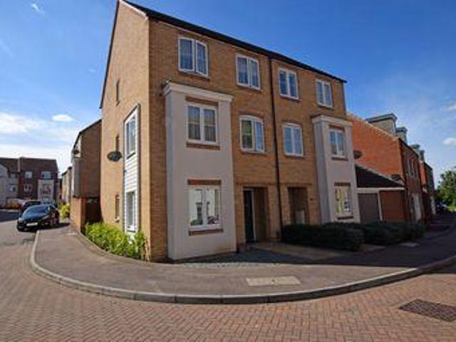 3 Bedrooms Town house for sale in Christmas Street, Gillingham ME7
