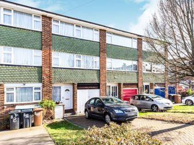 3 Bedrooms Town house for sale in Alexander Road, Hertford SG14