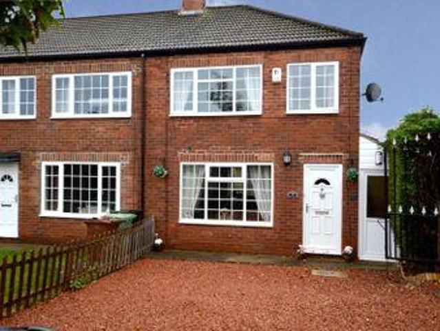 3 Bedrooms Town house for sale in Astley Lane, Swillington, Leeds, West Yorkshire LS26