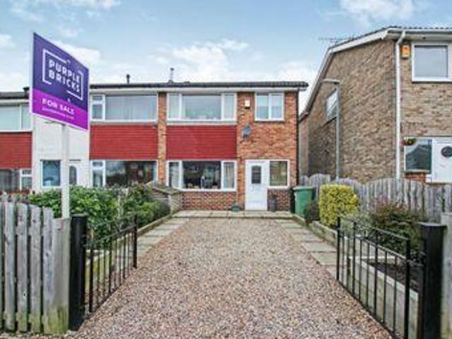 3 Bedrooms Town house for sale in Barton Court, Whitkirk LS15