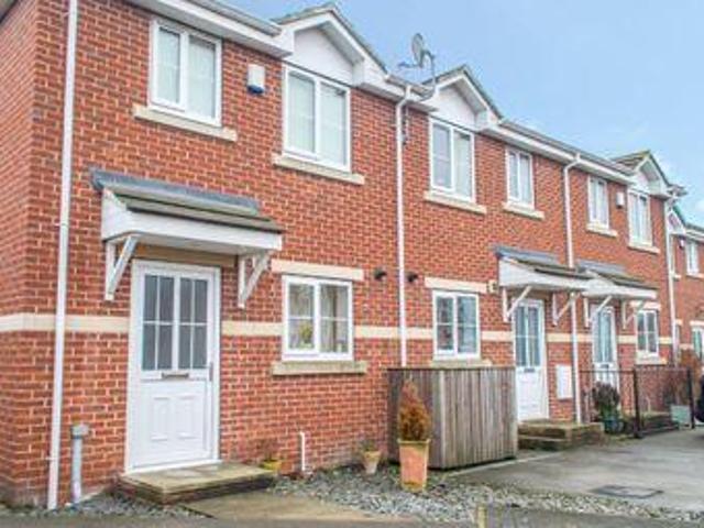 3 Bedrooms Town house for sale in Blackgates Mews, Tingley WF3