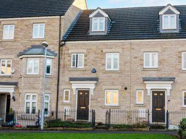 3 Bedrooms Town house for sale in Georgian Square, Rodley, Leeds LS13