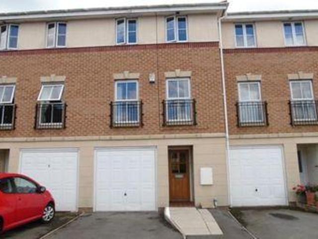 3 Bedrooms Town house for sale in Dayhouse Court, Barnsley S75