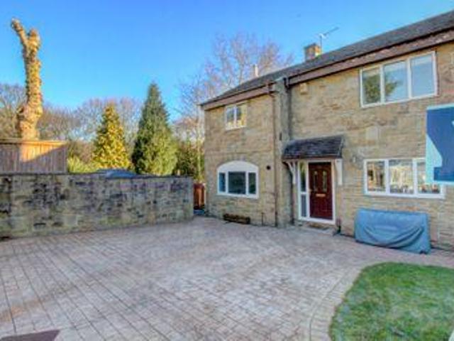 3 Bedrooms Town house for sale in East Causeway Crescent, Leeds LS16