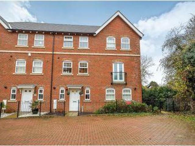 3 Bedrooms Town house for sale in Easton Drive, Sittingbourne ME10