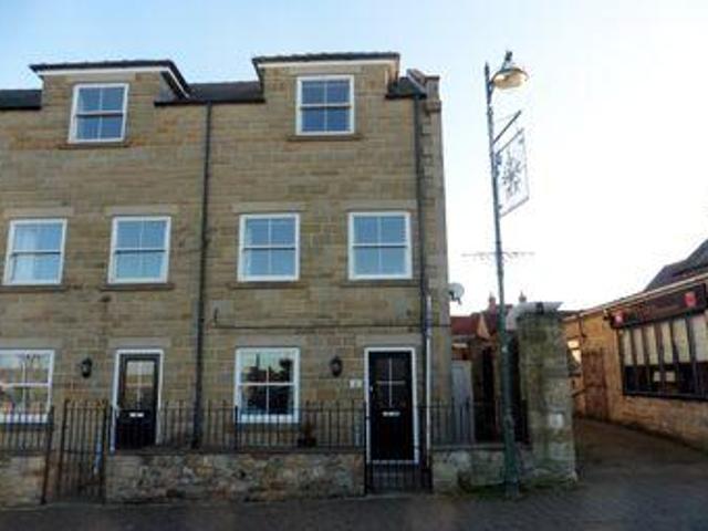 3 Bedrooms Town house for sale in Falcon Court, Dinnington, Fabulous Location S25