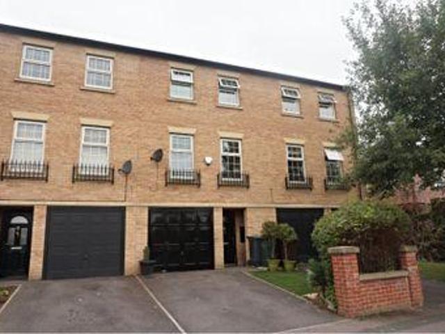 3 Bedrooms Town house for sale in Farrar Street, Barnsley S70