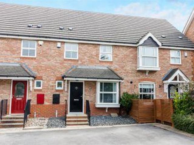 3 Bedrooms Town house for sale in Keelham Drive, Rawdon, Leeds LS19