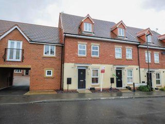 3 Bedrooms Town house for sale in Horse Chestnut Close, Chesterfield S40