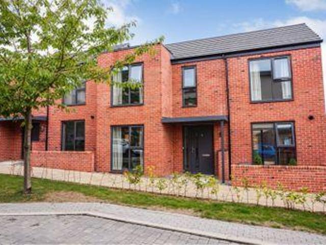 3 Bedrooms Town house for sale in Haigh Moor Way, Allerton Bywater WF10