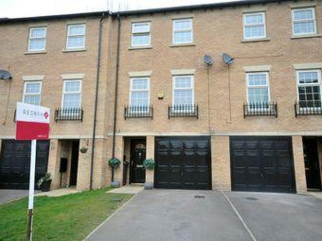 3 Bedrooms Town house for sale in Hartfield Close, Hasland, Chesterfield S41