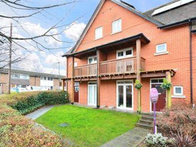 3 Bedrooms Town house for sale in Henderson Avenue, Guildford GU2