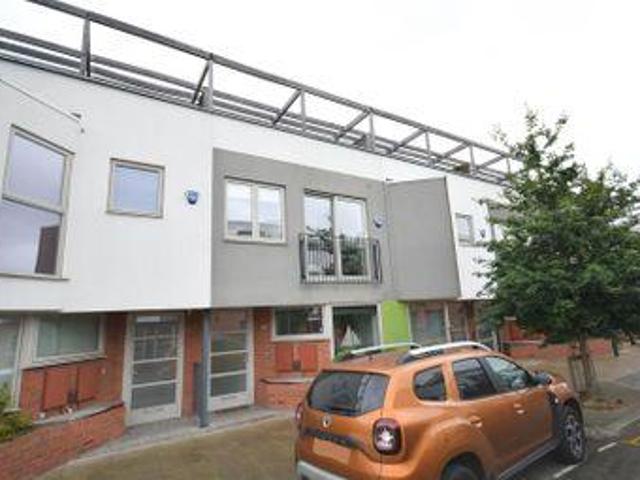3 Bedrooms Town house for sale in Hunter Street, The Meadows, Nottingham NG2