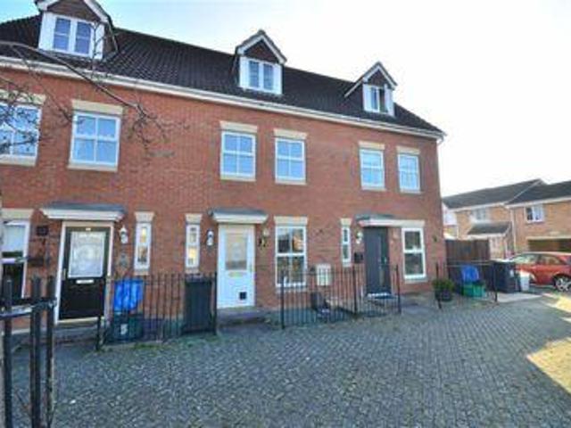3 Bedrooms Town house for sale in Ince Castle Way, Tredworth, Gloucester GL1