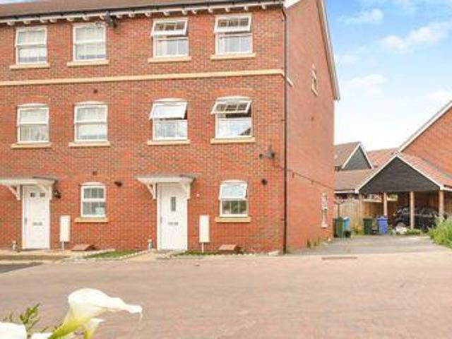 3 Bedrooms Town house for sale in Leigh Road, Sittingbourne ME10
