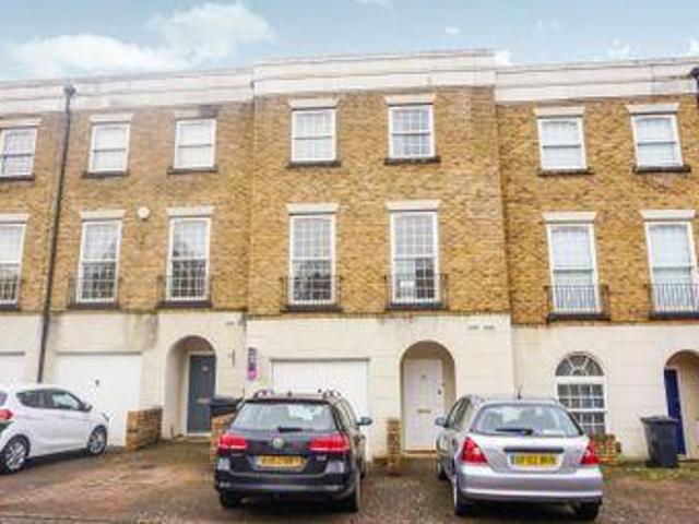 3 Bedrooms Town house for sale in Marigold Way, Maidstone ME16