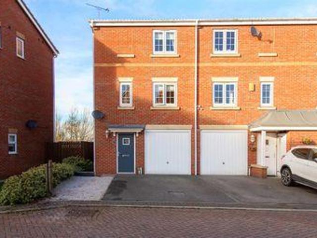 3 Bedrooms Town house for sale in Mill Place, Castleford WF10