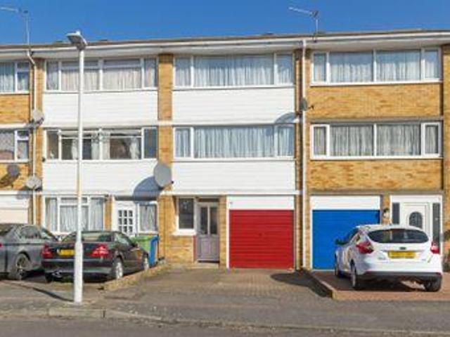 3 Bedrooms Town house for sale in Millfield, Sittingbourne ME10
