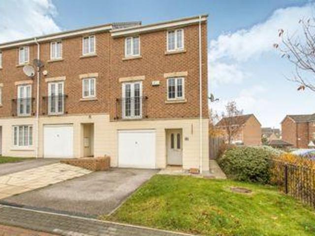 3 Bedrooms Town house for sale in Murray Avenue, Middleton, Leeds LS10