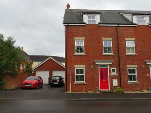 3 Bedrooms Town house for sale in Smart Close, Redhouse, Swindon SN25