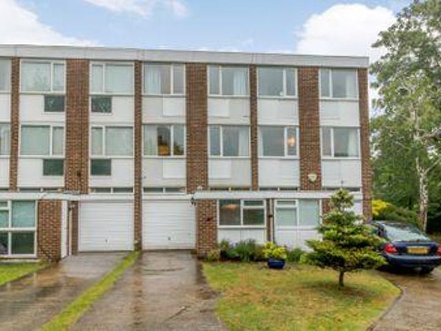 3 Bedrooms Town house for sale in Silver Tree Close, Walton On Thames KT12