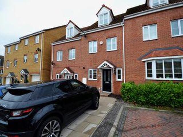 3 Bedrooms Town house for sale in Springfield Close, Lofthouse, Wakefield WF3