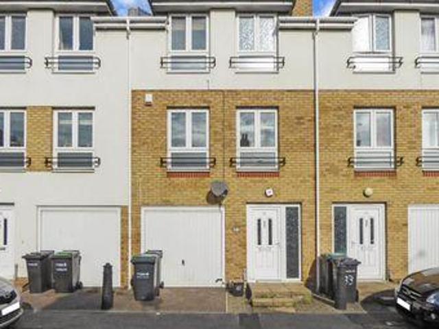 3 Bedrooms Town house for sale in Suffolk Road, Gravesend, Kent DA12