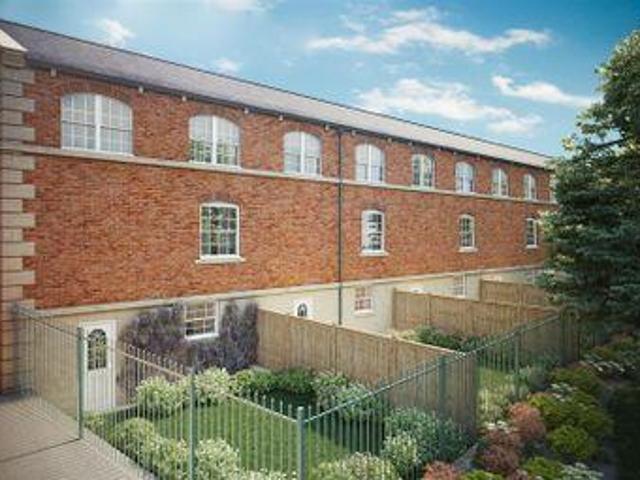 3 Bedrooms Town house for sale in Polebarn Gardens, Polebarn Road, Yarnbrook, Trowbridge BA14