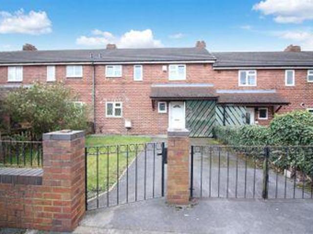 3 Bedrooms Town house for sale in Poole Square, Crossgates, Leeds LS15