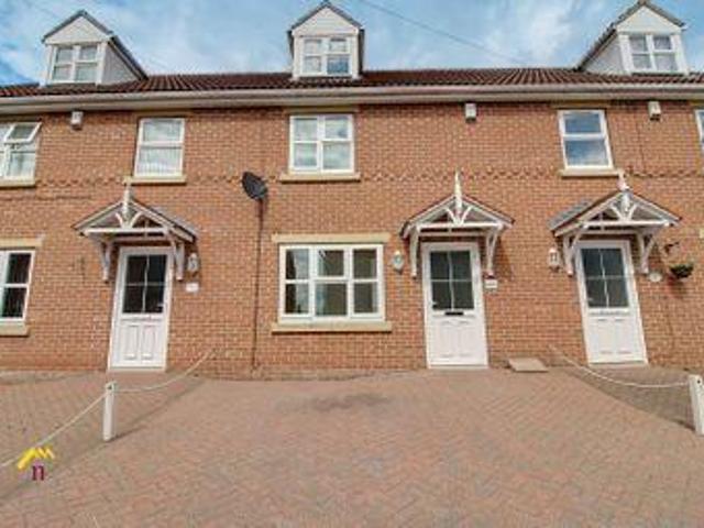 3 Bedrooms Town house for sale in Queen Street, Thorne, Doncaster DN8