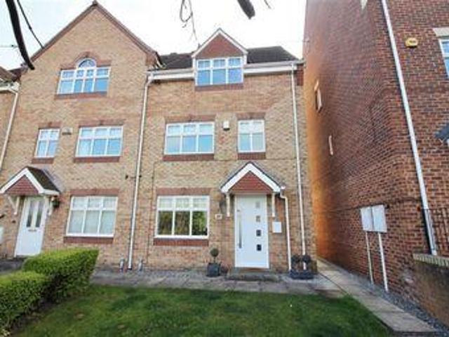 3 Bedrooms Town house for sale in Rose Hill Drive, Mosborough, Sheffield, Sheffield S20