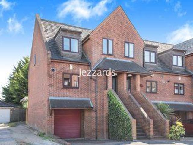 3 Bedrooms Town house for sale in Rectory Grove, Hampton TW12