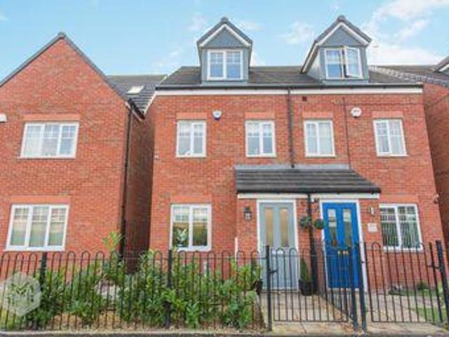 3 Bedrooms Town house for sale in Walshaw Road, Bury BL8