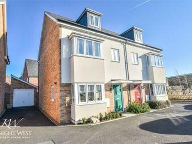 3 Bedrooms Town house for sale in Warbler Grove, Stanway, Colchester, Essex CO3